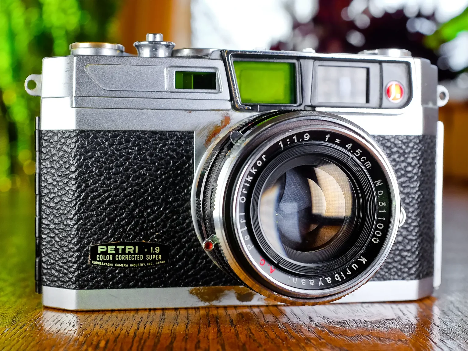 Petri 1.9 Color Corrected Super Type III – Review by Johnny Sisson - 35mmc