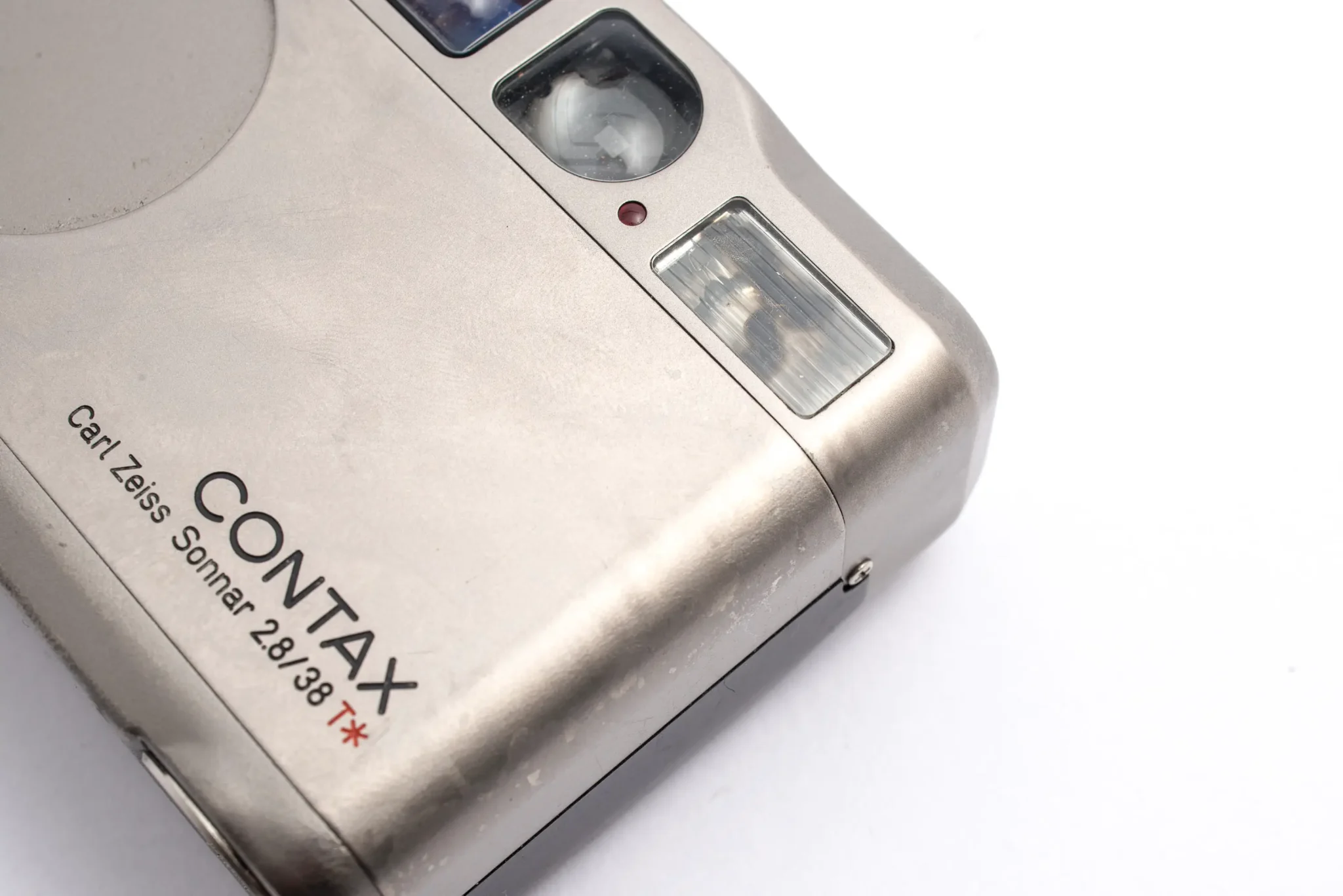 Contax T2 Review - it's chunky, it's very expensive, but it's good! - 35mmc