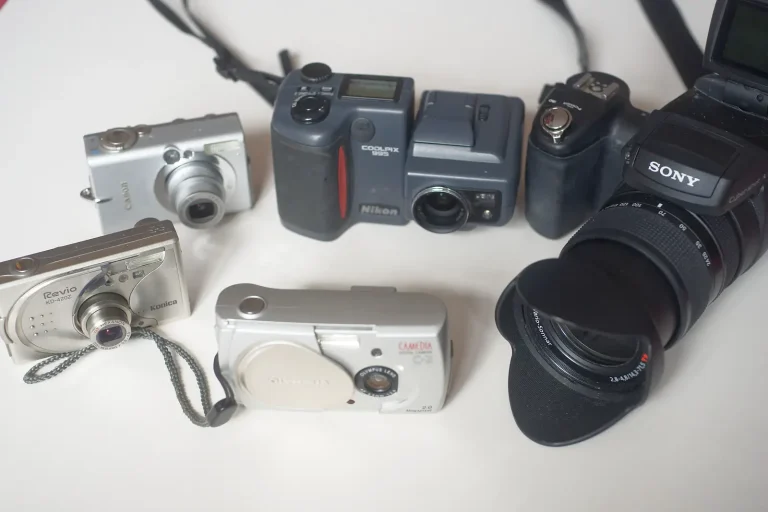 Digital Nostalgia - 5 Early Digital Cameras from between 2001 and 2005 ...