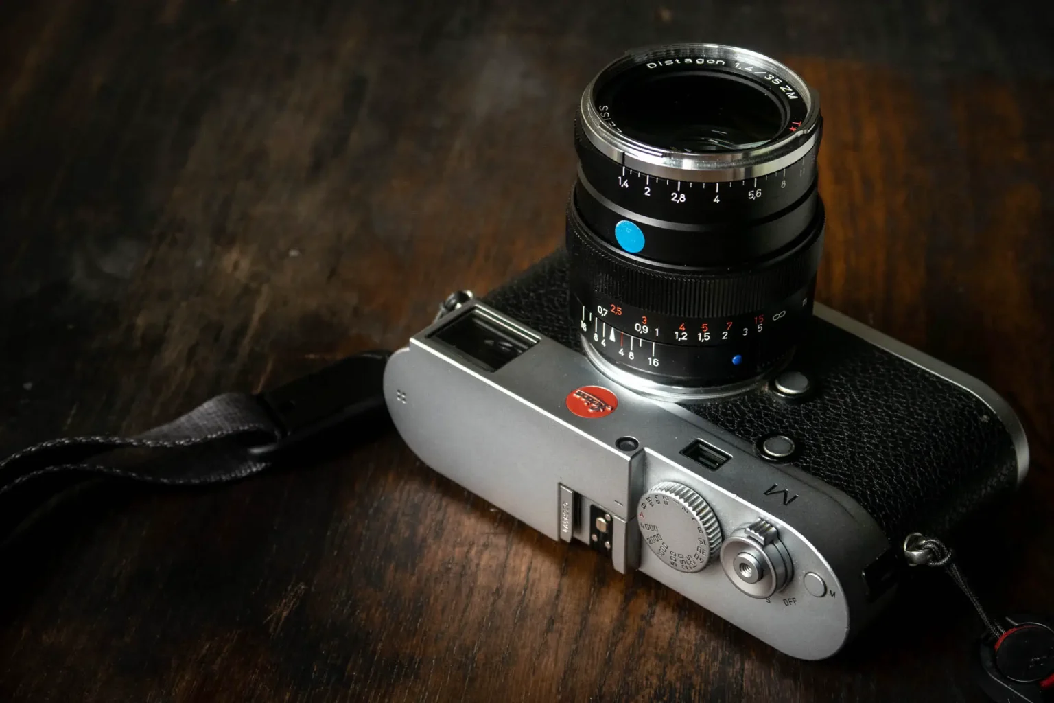 Zeiss 35mm 1.4 ZM Distagon Review - Optically Awesome! - 35mmc
