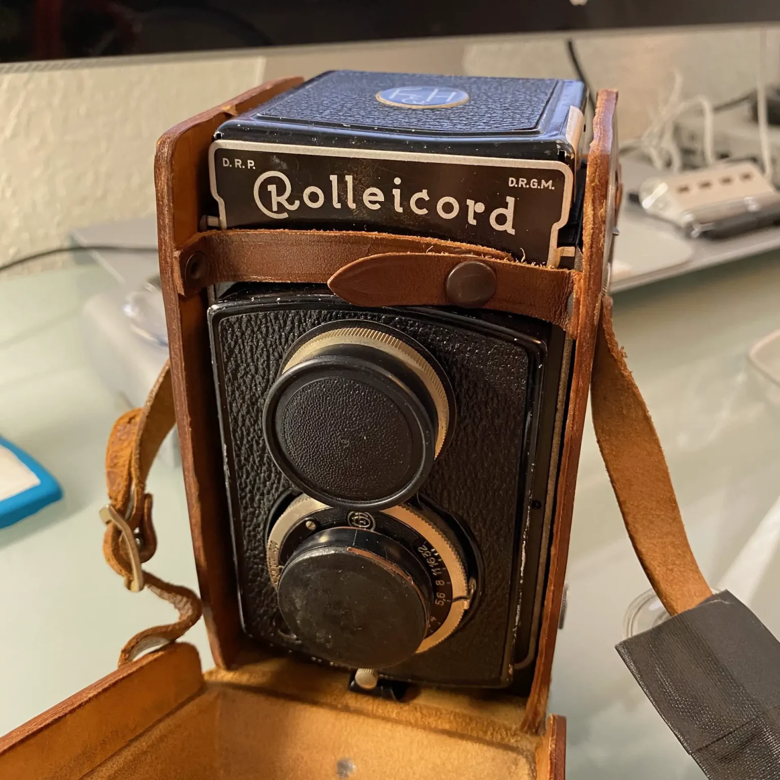 5 Photos with the Cheapest Rollei TLR I Could Find - By Eric Norris - 35mmc