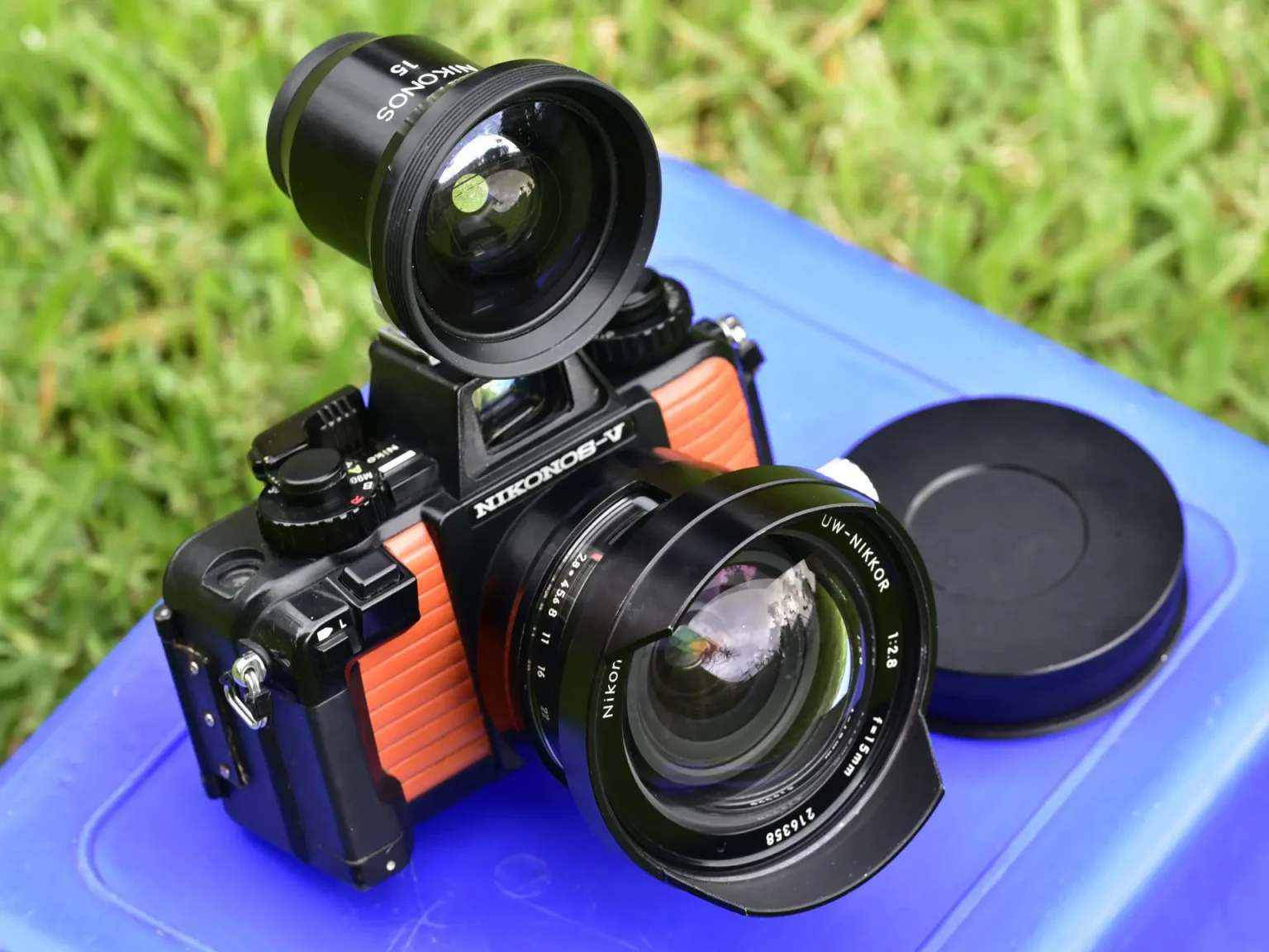 Nikonos 15mm f/2.8 Lens Mini Review - by Simon Foale - 35mmc