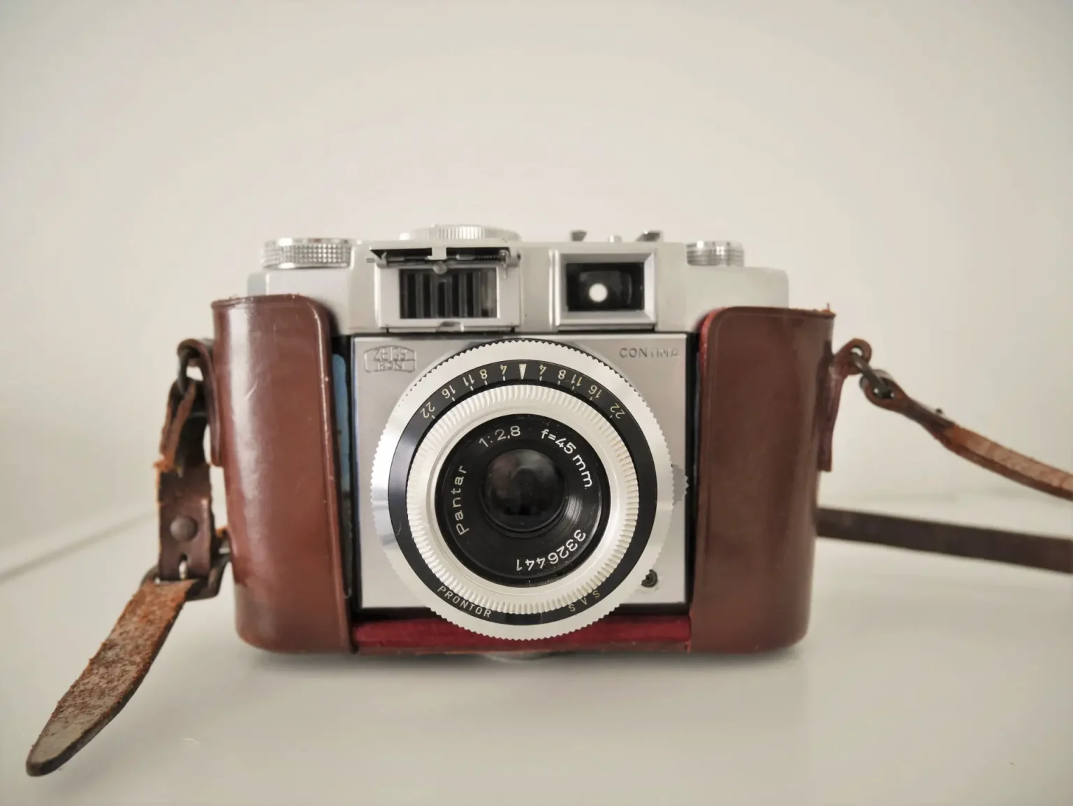 Zeiss Ikon Contina III - One Roll Mini Review - by Charles Higham - 35mmc