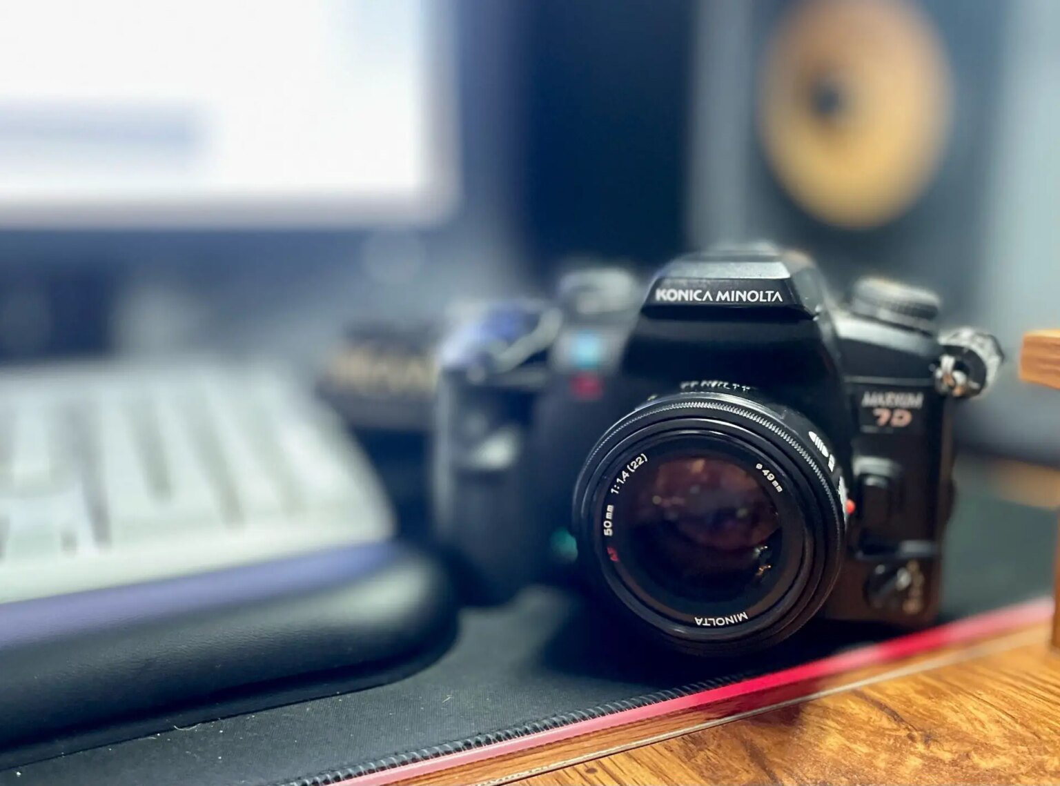 Konica Minolta Maxxum 7D - Nostalgic liaison with an old flame