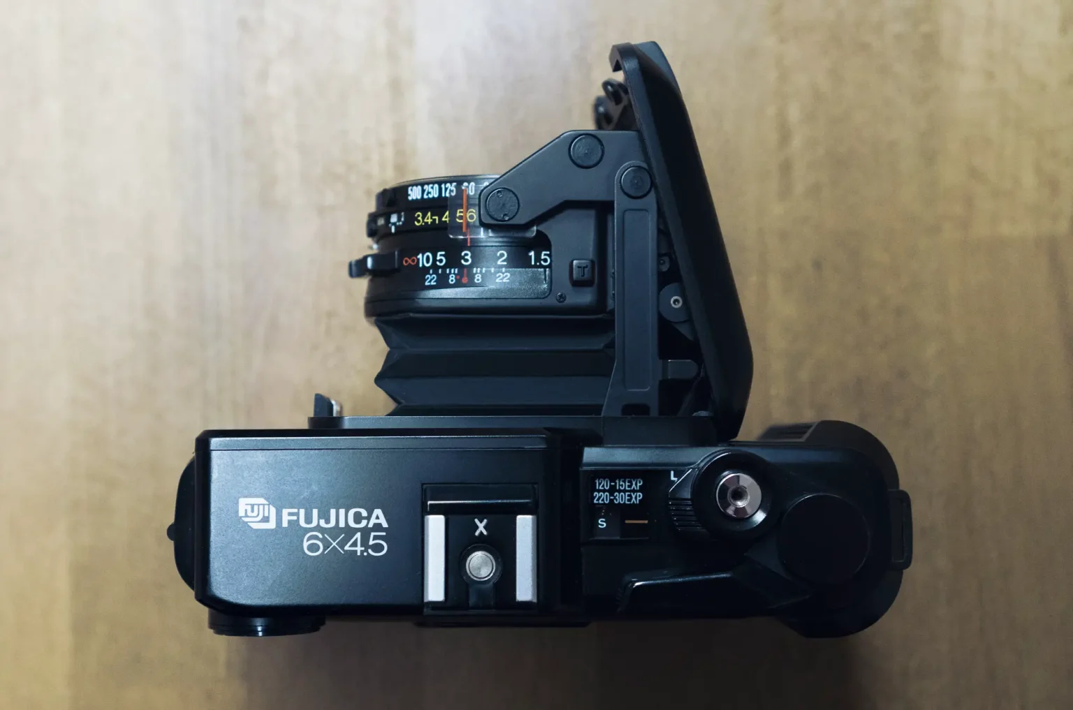 Fujica GS645 Professional - A 6x45 Rangefinder Review - By Rob Hawthorn ...