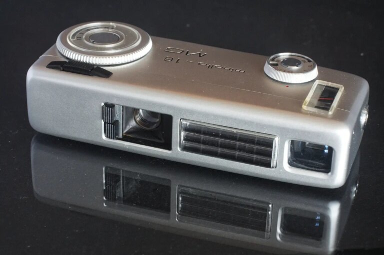Minolta 16 MG sub-miniature camera. - 35mmc
