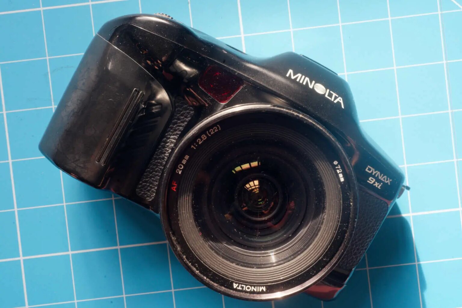Minolta Dynax 9xi - That difficult second 'Pro' AF SLR - 35mmc