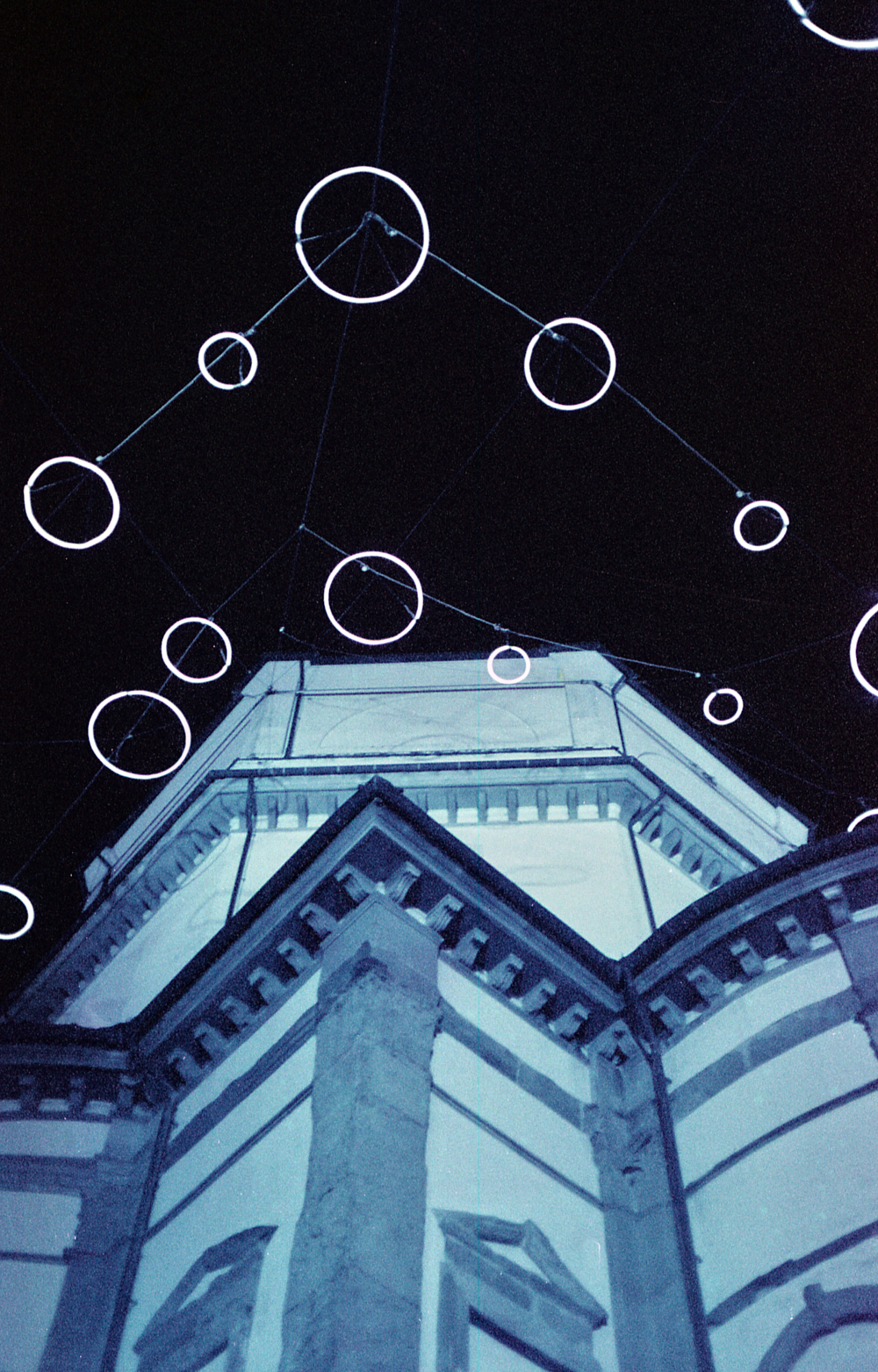 5 Frames of expired CineStill 800T with a Leica M4 and 7Artisans 35mm f ...