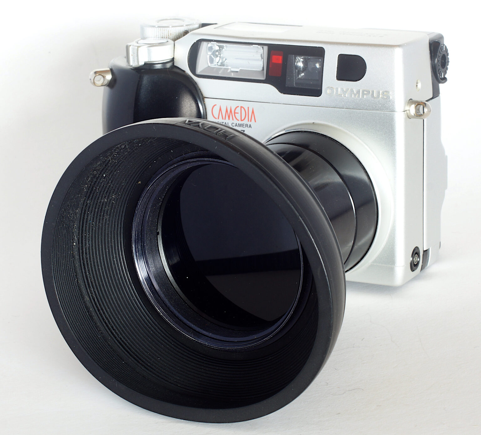 Olympus C2000Z - A new life for an early digital compact - 35mmc