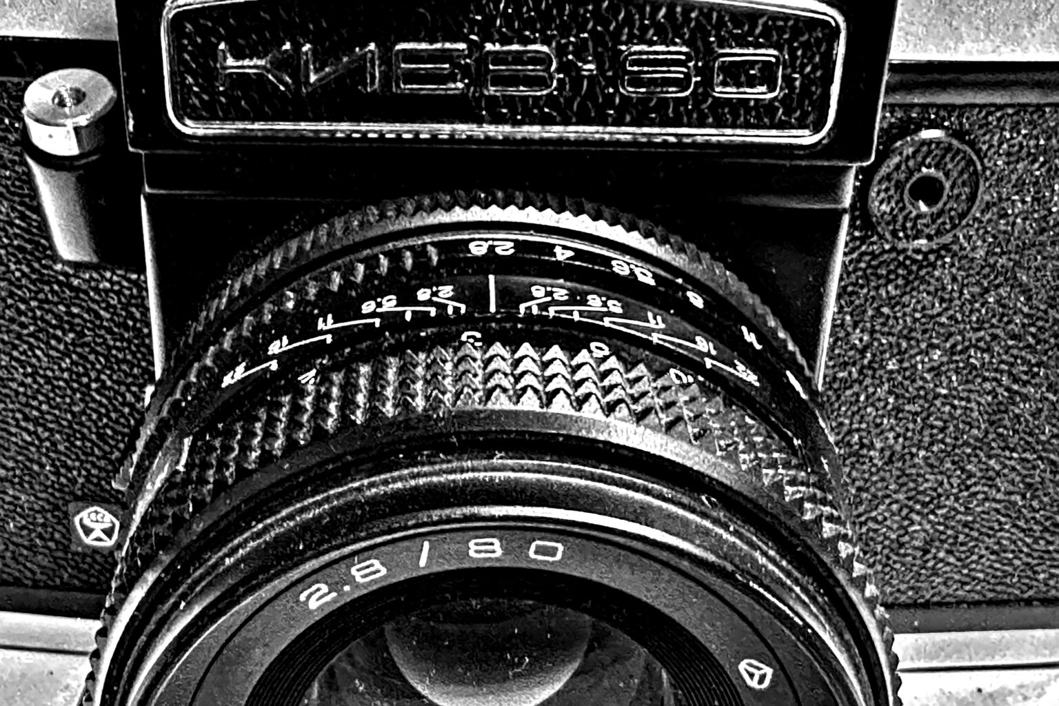 5 frames with a Kiev 60, a Volna 80/2,8 and a Ferrania Orto - 35mmc