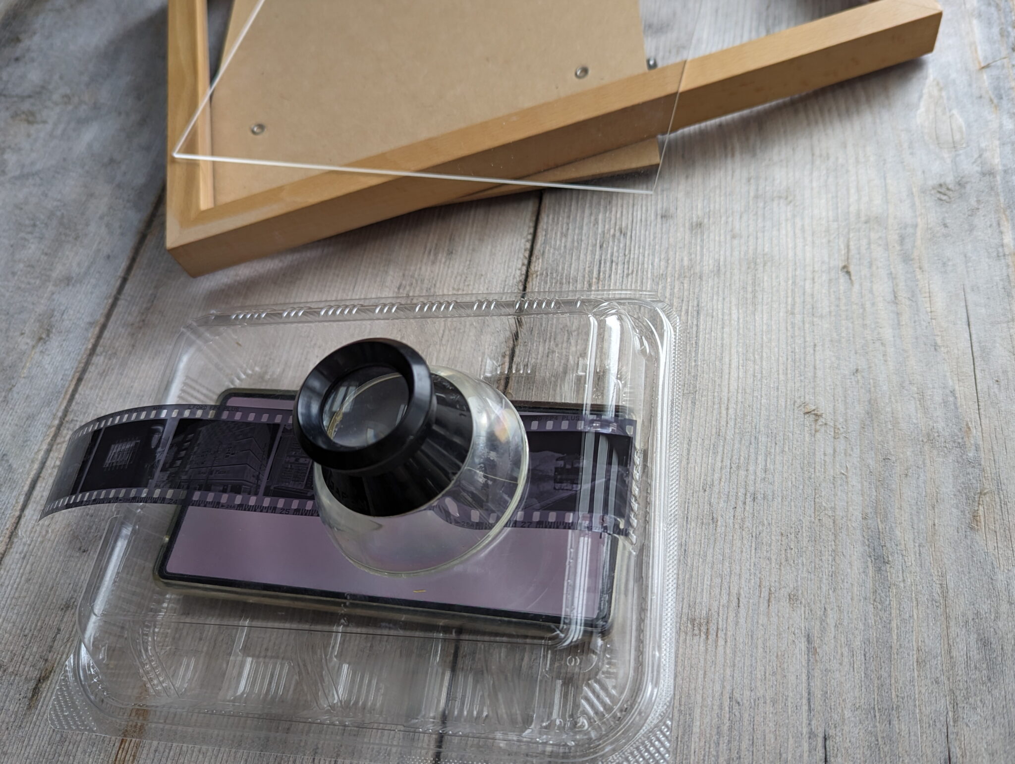 Portable Light Box For Free - A Quick Tip - 35mmc