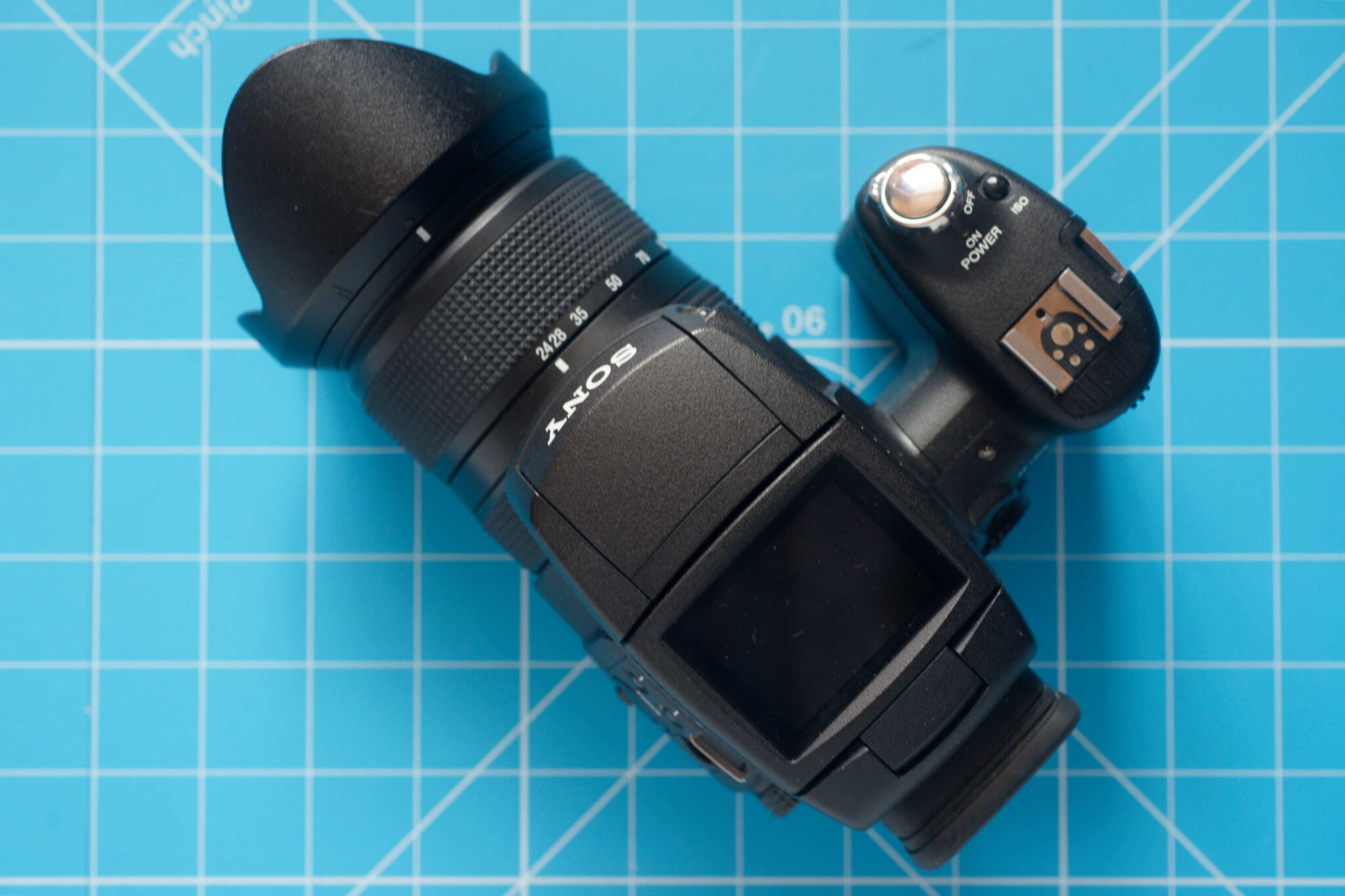 Sony R1 - the Original from 2005 revisited - Sony and APS-C pt1