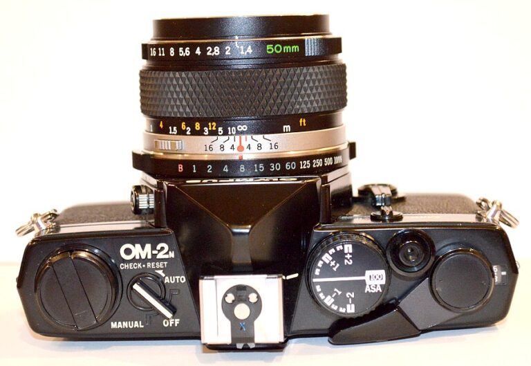Olympus OM2n - Best of Both Worlds? - 35mmc