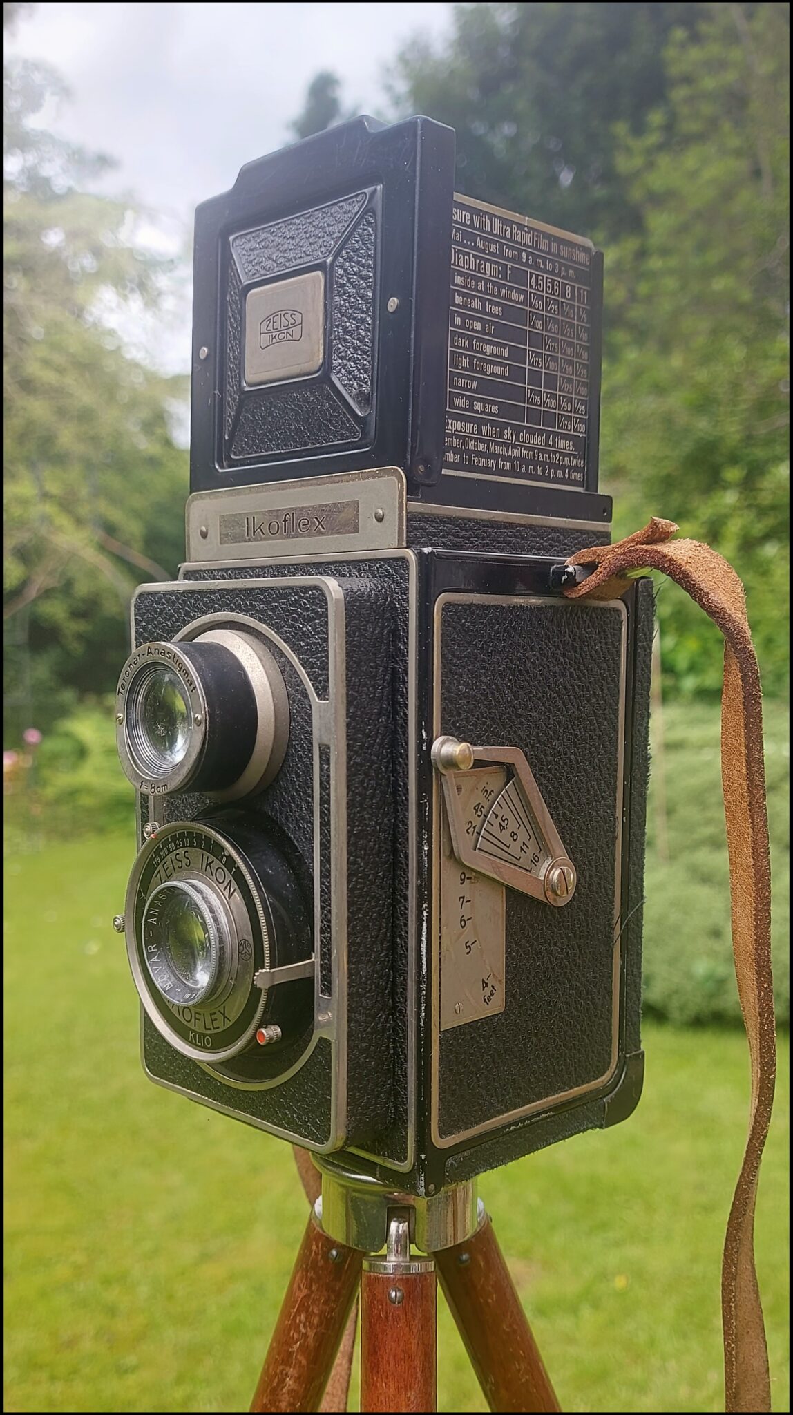 Zeiss Ikon Ikoflex II - Falling in love with an ancient TLR. - 35mmc