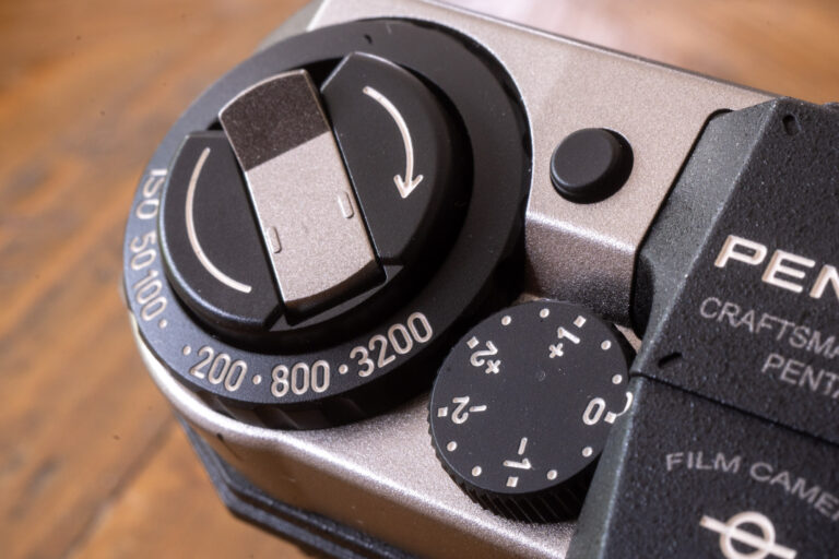 Pentax 17 Comprehensive Review - The New Half-Frame Point & Shoot