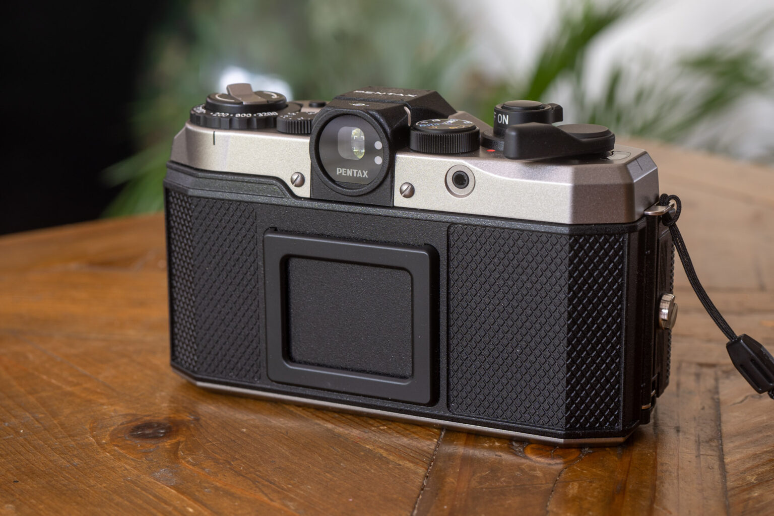 Pentax 17 Comprehensive Review - The New Half-Frame Point & Shoot