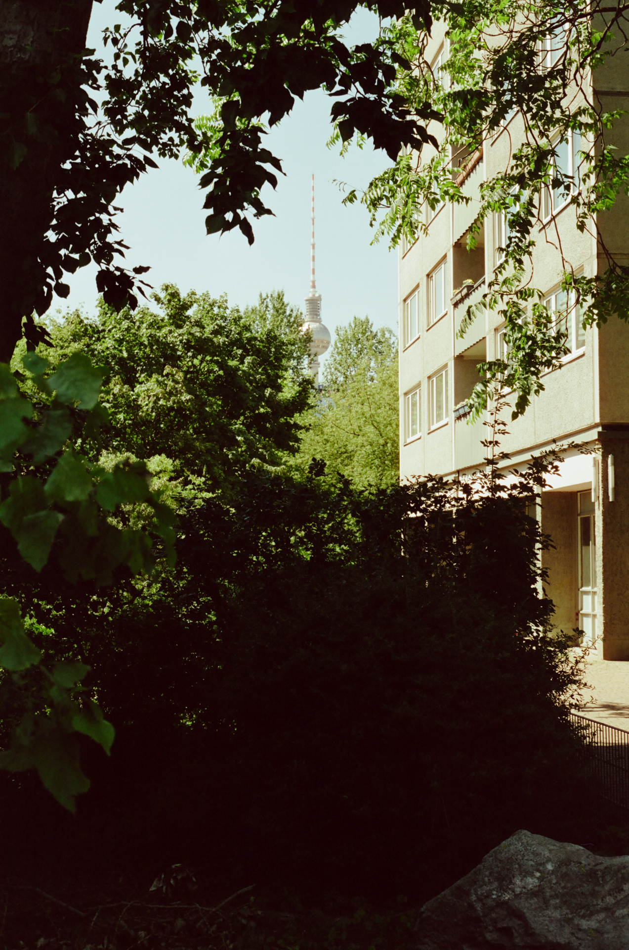 5 Frames in Berlin on a Leica M5 with CineStill 50D - 35mmc
