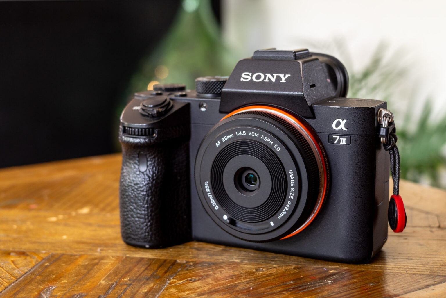 Viltrox 28mm f/4.5 Pancake Lens Review and Indigogo Launch - 35mmc