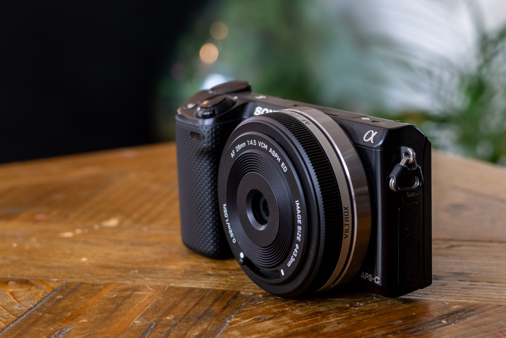 Viltrox 28mm f/4.5 Pancake Lens Review and Indigogo Launch - 35mmc