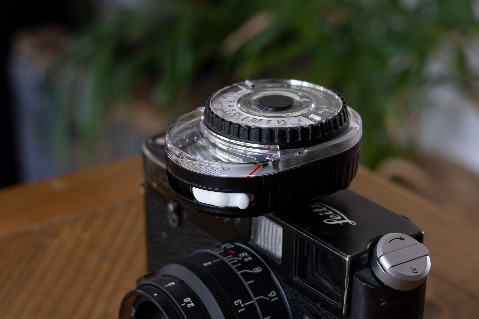 Sekonic Twinmate L-208 - A very versatile little light meter - 35mmc