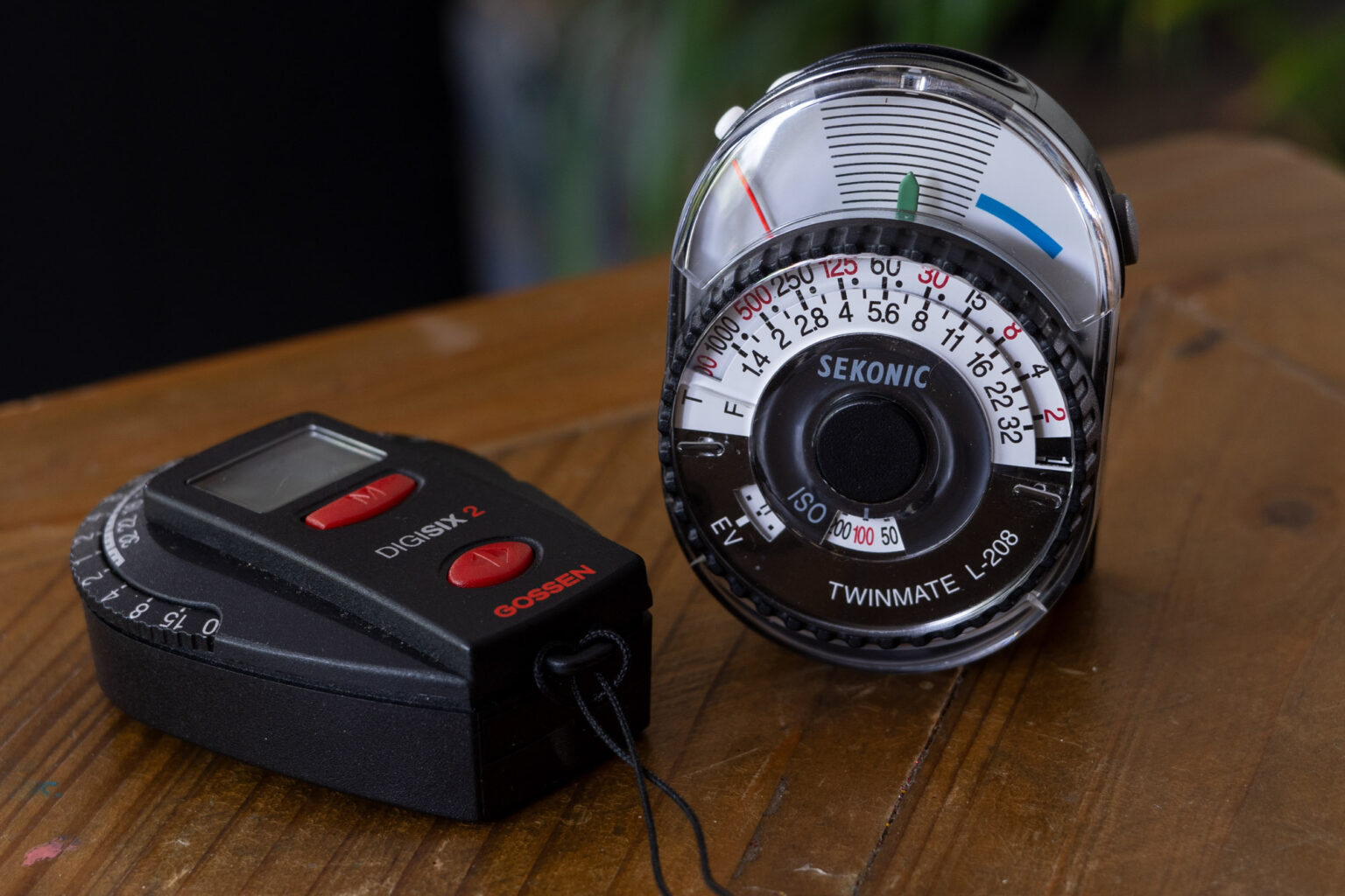 Sekonic Twinmate L-208 - A very versatile little light meter - 35mmc
