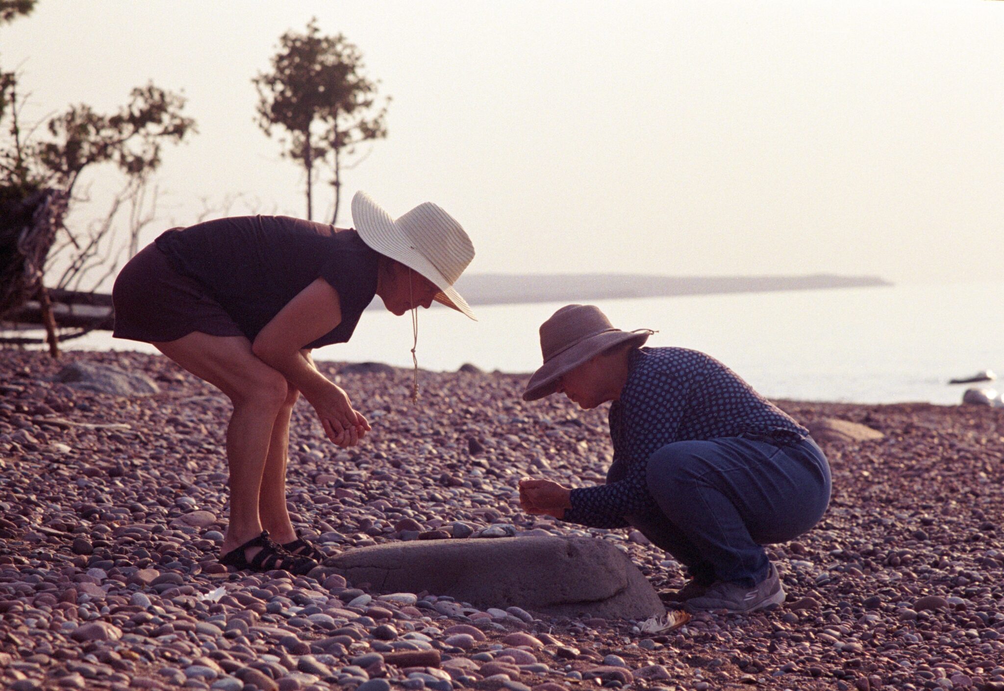 5 Frames rock hunting in the Keweenaw with a Minolta SR-7 - 35mmc