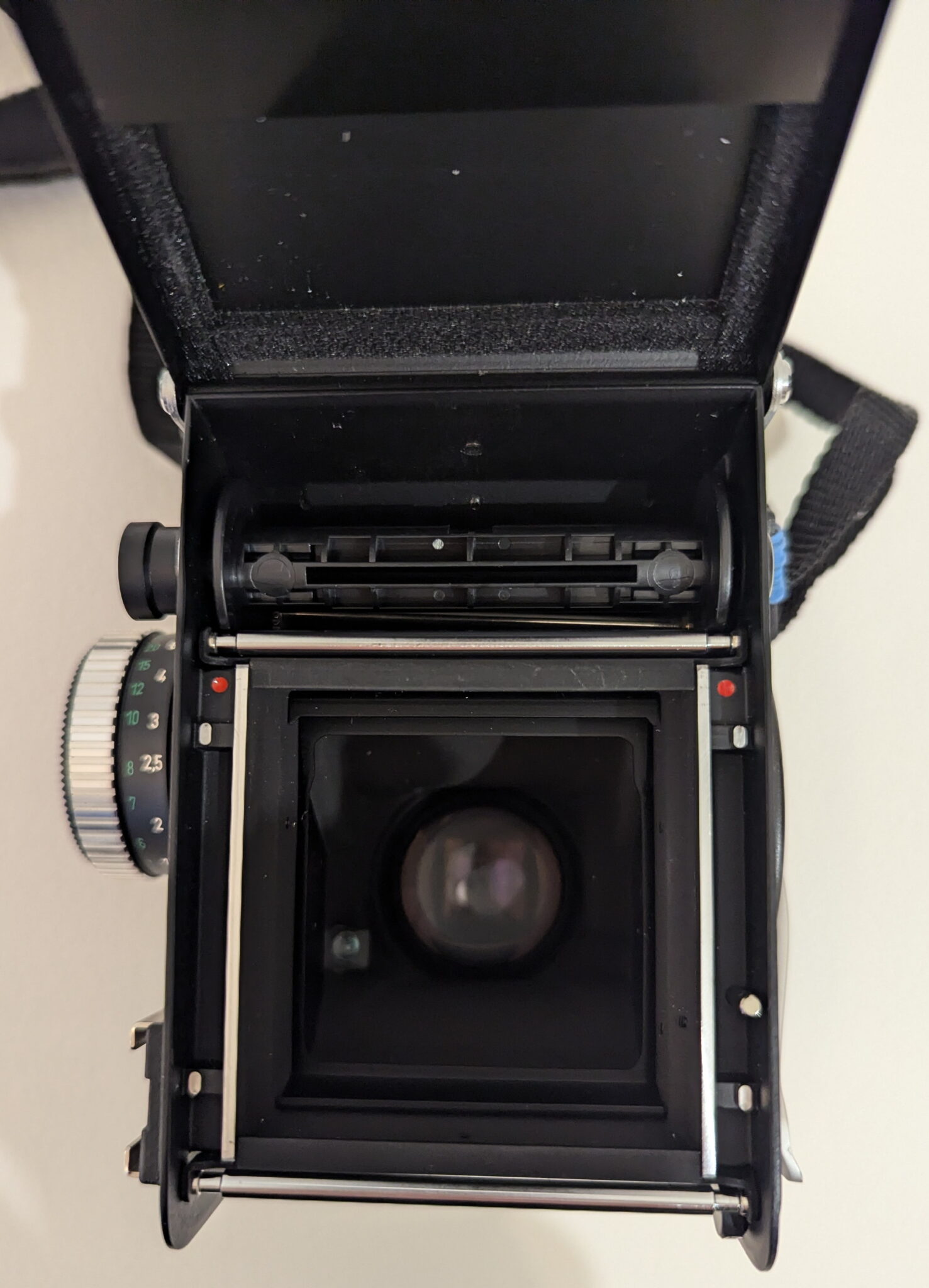 Rolleiflex 2,8GX - A Short Review and Comparisons with the 2.8F - 35mmc