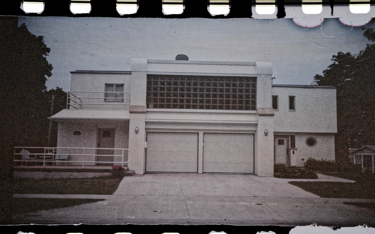 5 Frames with a Canon T90 & Polaroid PolaChrome - 35mmc