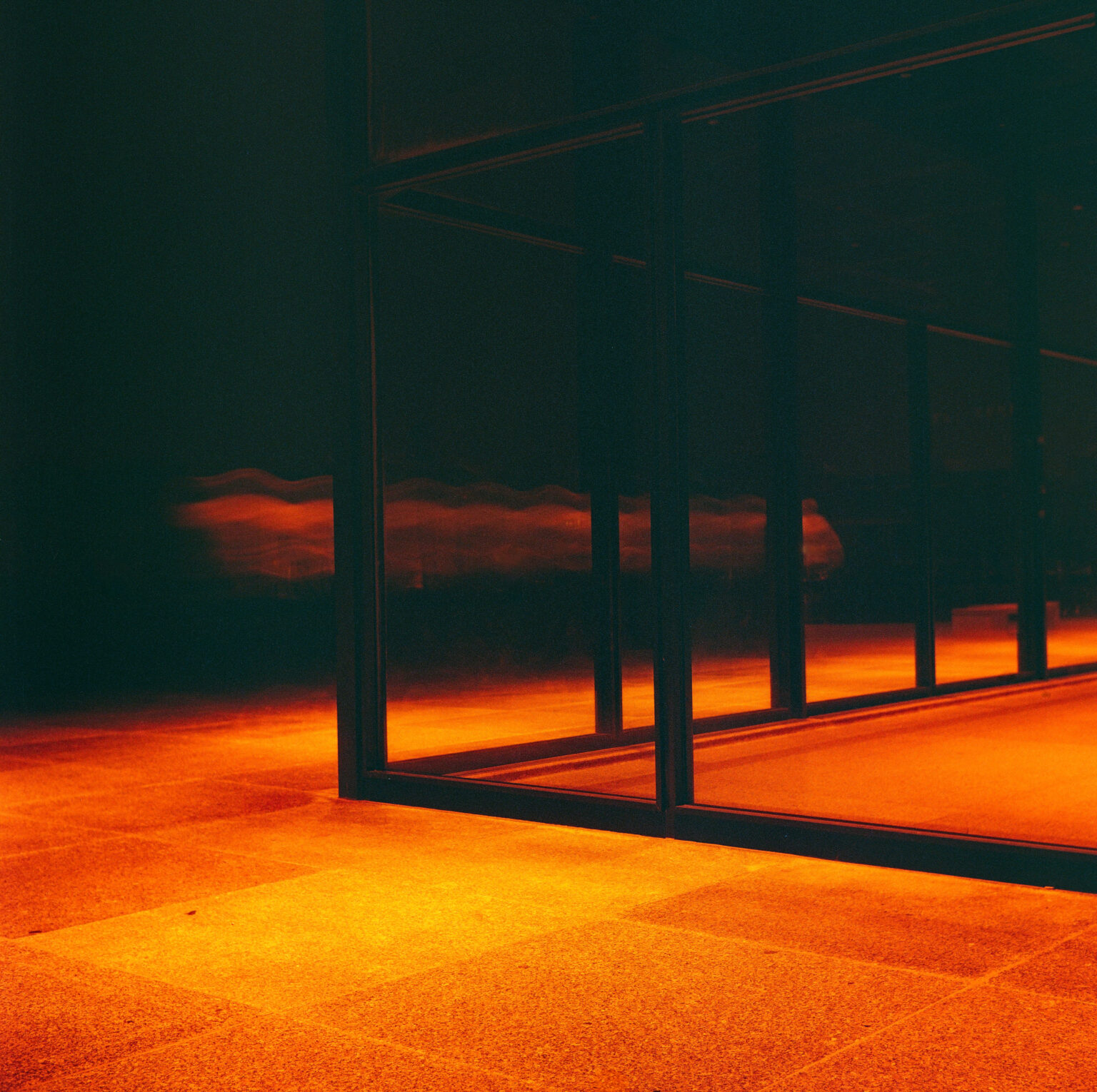 Lomography Redscale XR at Night - How to create a gloomy cinematic look ...
