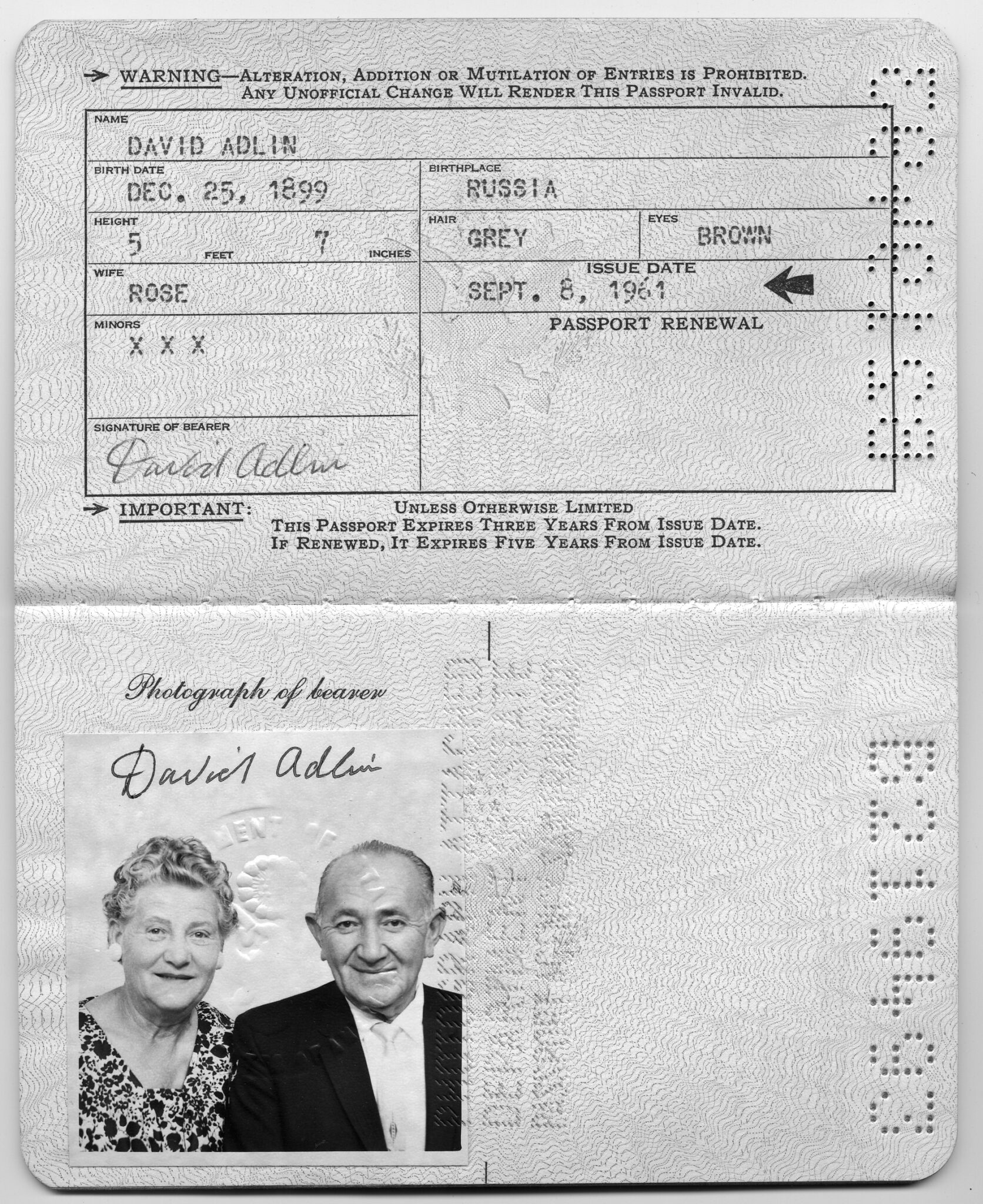 Imago Absentia - A Portrait of the Absent - 35mmc