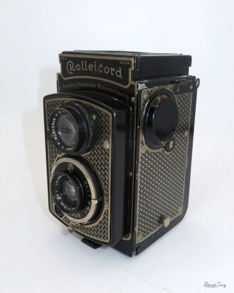 Rolleicord 1 Review - An Art Deco Wonder - 35mmc