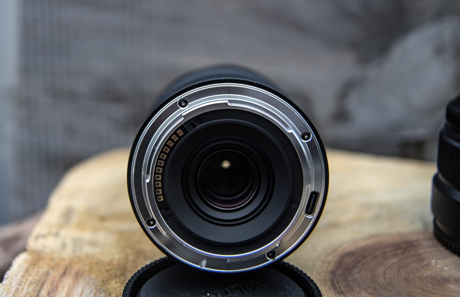 Viltrox 25mm 1.7 APS-C lens review - 35mmc