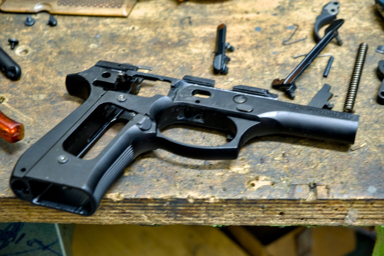 5 frames exploring the Sporting Gun Culture in Italy - 35mmc