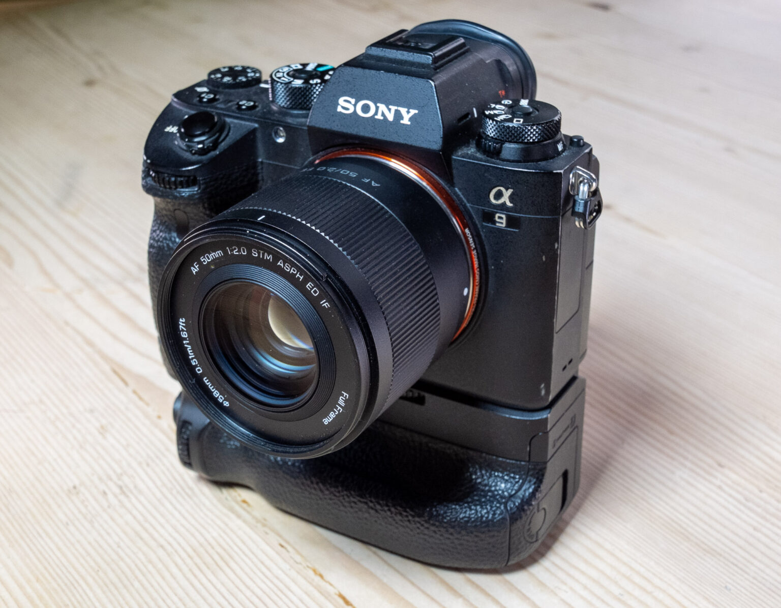 Viltrox 28mm f/4.5 Pancake Lens Review and Indigogo Launch - 35mmc