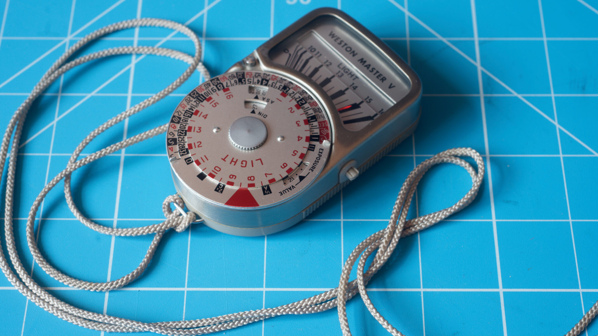 Weston Master V - a Review of the Masterful Exposure Meter - 35mmc