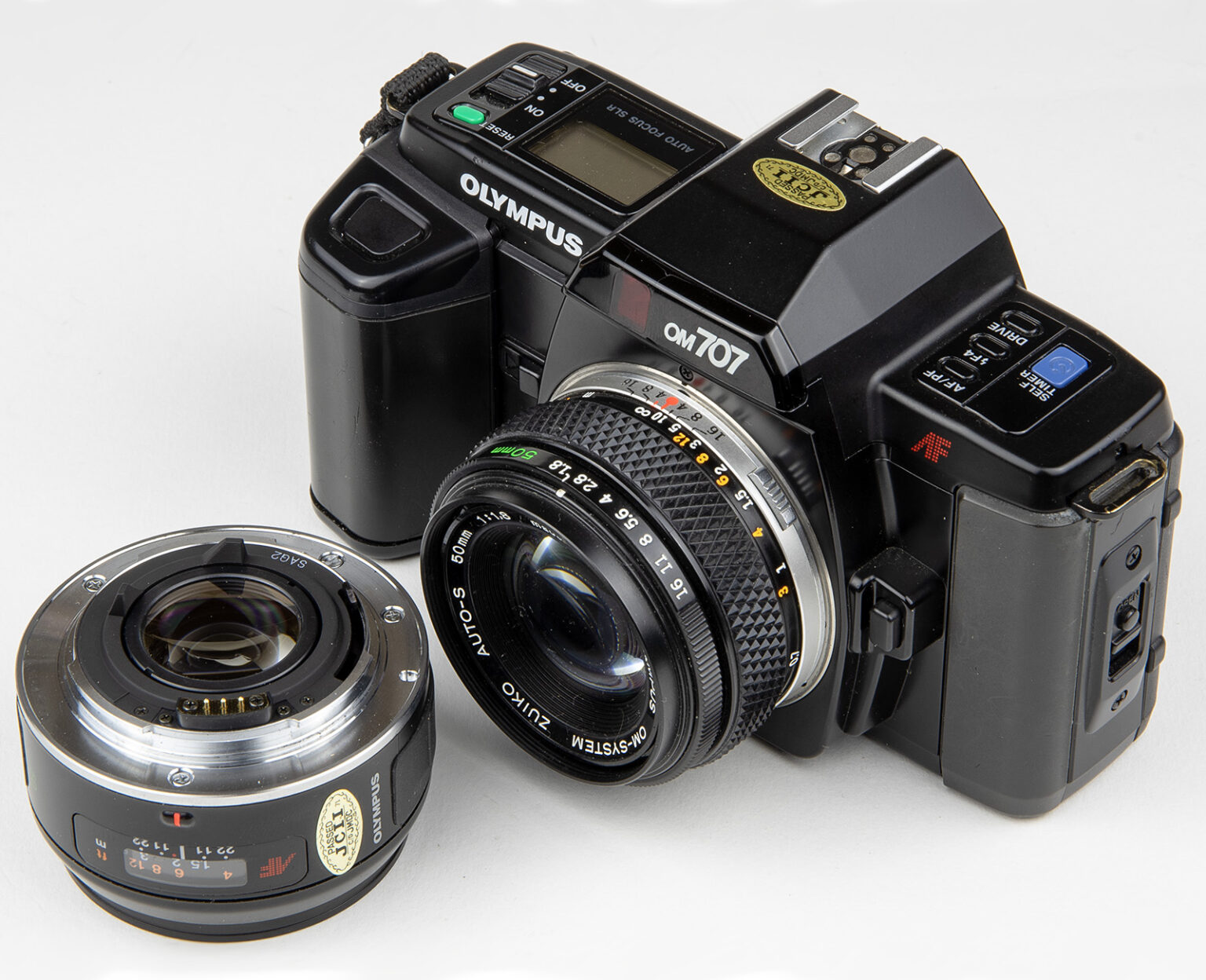 Olympus OM707 - The Autofocus Underdog - 35mmc