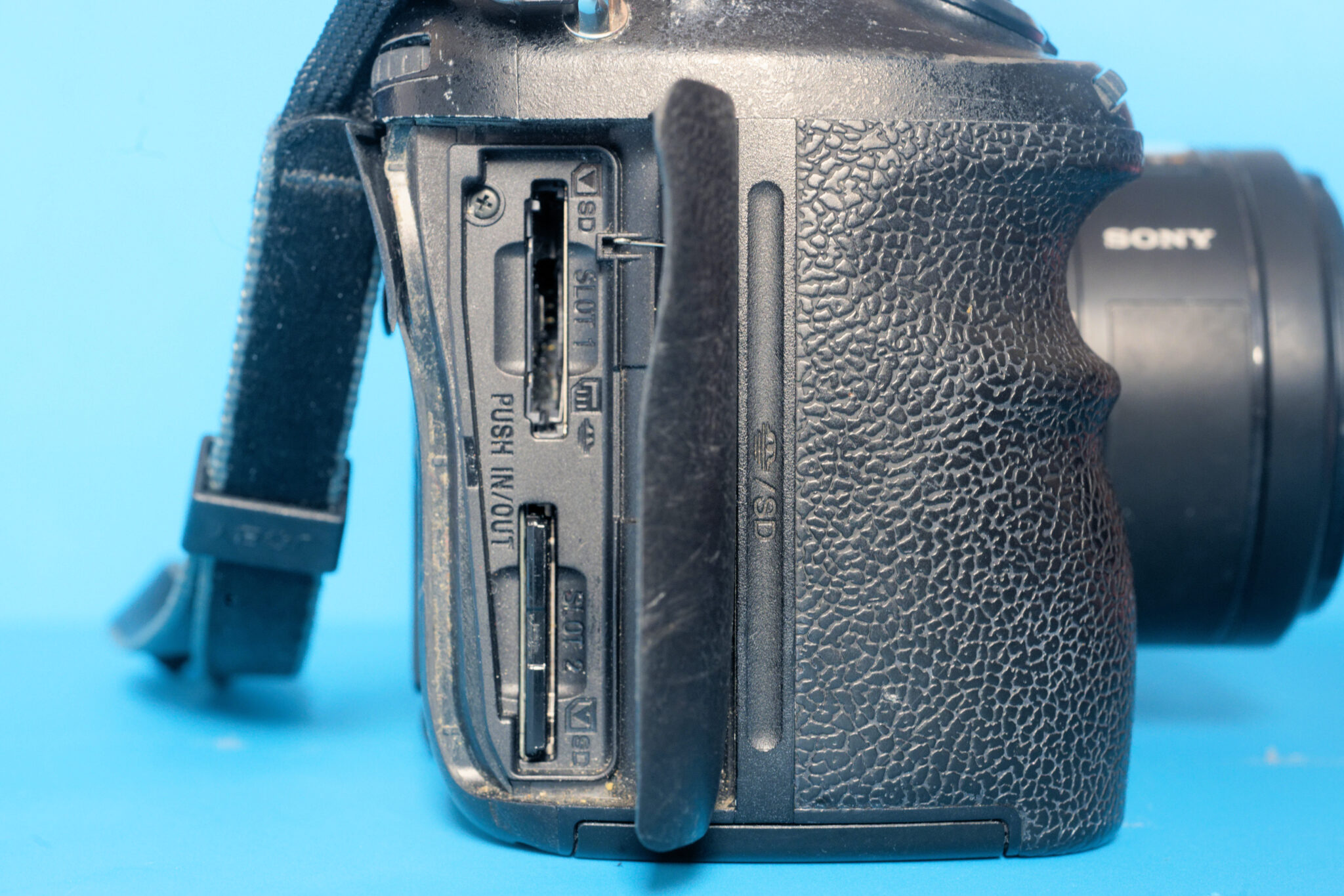 Sony A99 - a review of the the first mirrorless full-frame EVF camera ...