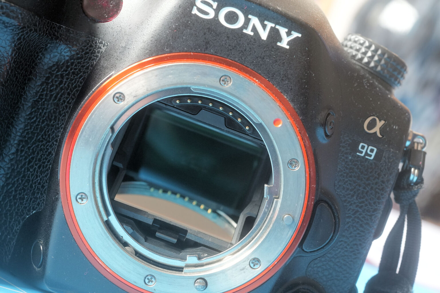 Sony A99 - a review of the the first mirrorless full-frame EVF camera ...