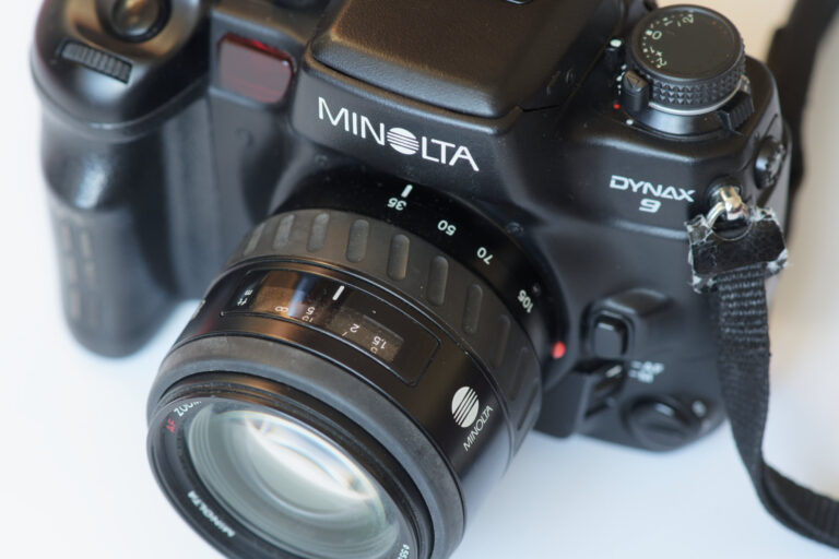 Minolta Dynax 9 (Maxxum 9/Alpha 9) - Three Steps to Heaven - 35mmc