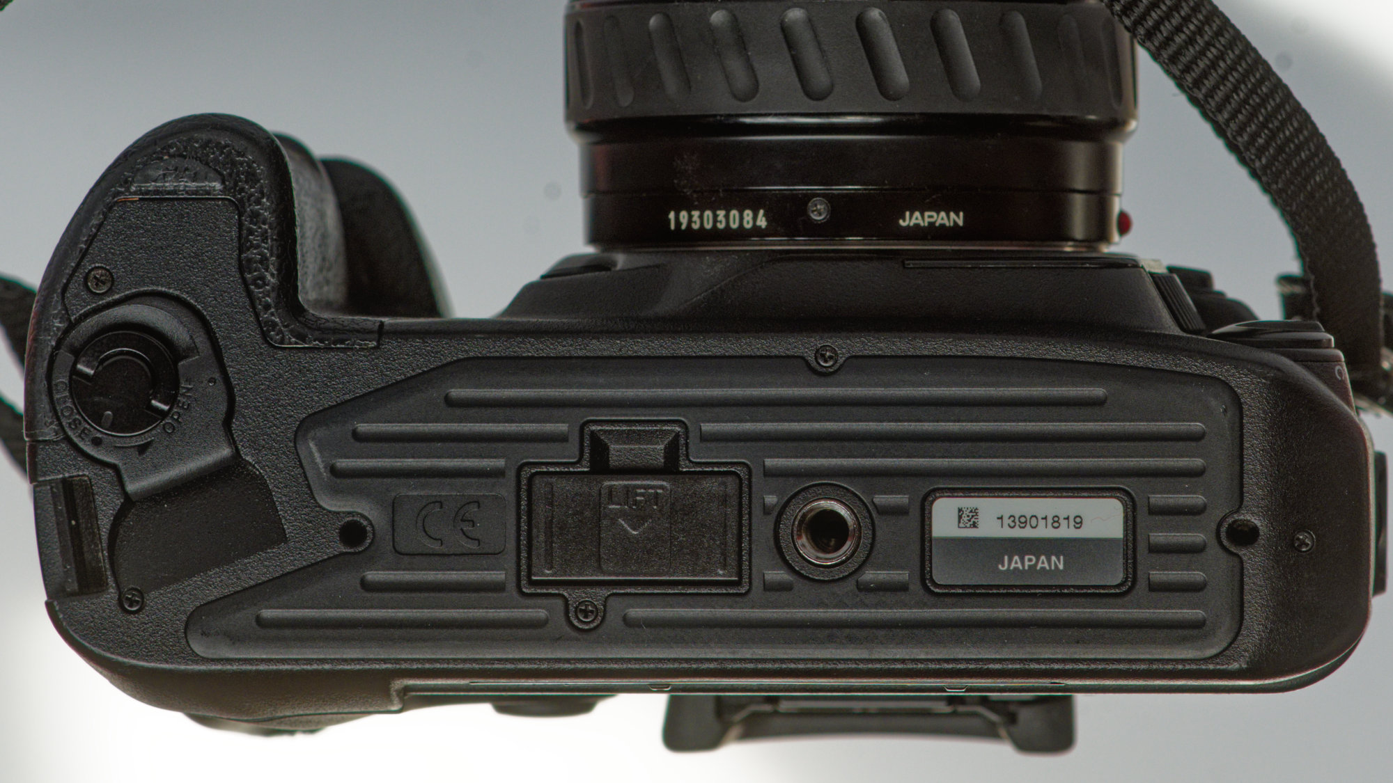 Minolta Dynax 9 (Maxxum 9/Alpha 9) - Three Steps to Heaven - 35mmc